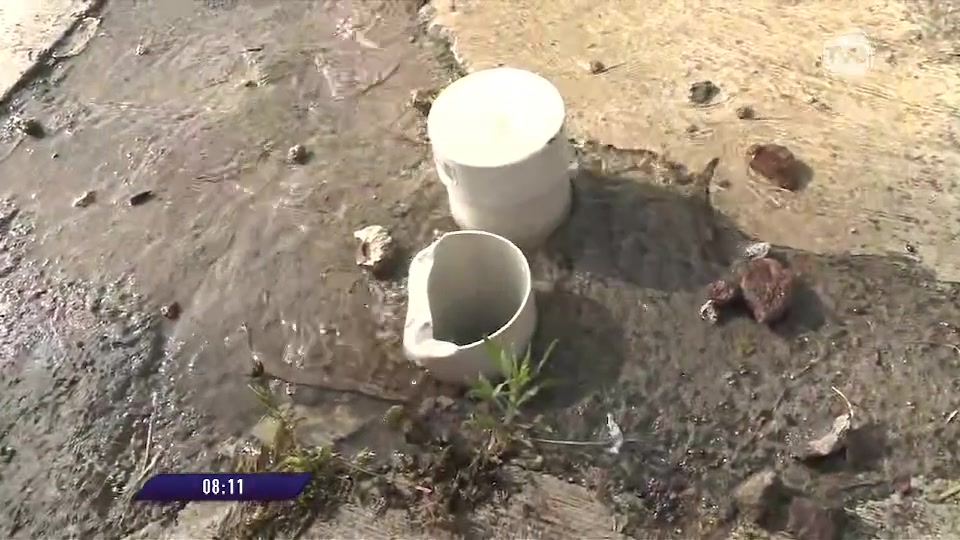Santa Teresita del Valle: Moradores piden que se arregle una fuga de agua que lleva varios días ...