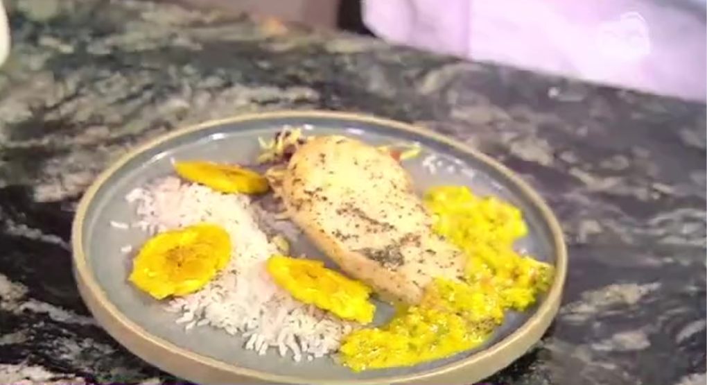 Aprende a preparar pollo encocado en minutos con productos sencillos - TVC