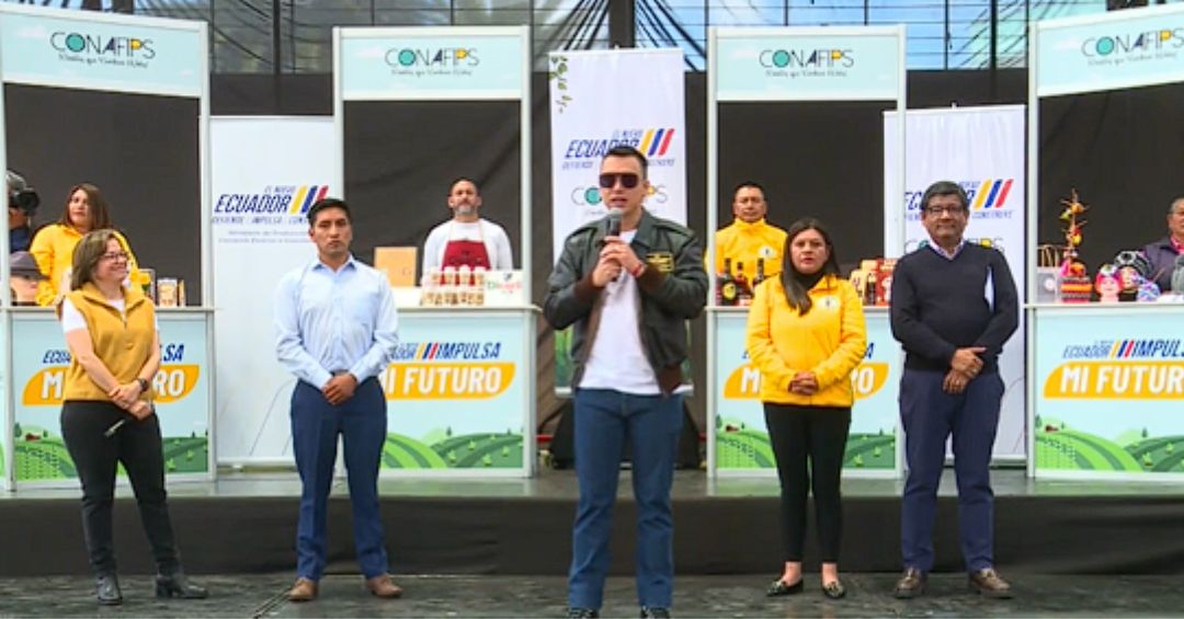 Cotopaxi recibe masiva entrega de bonos Incentivo Emprende - TVC