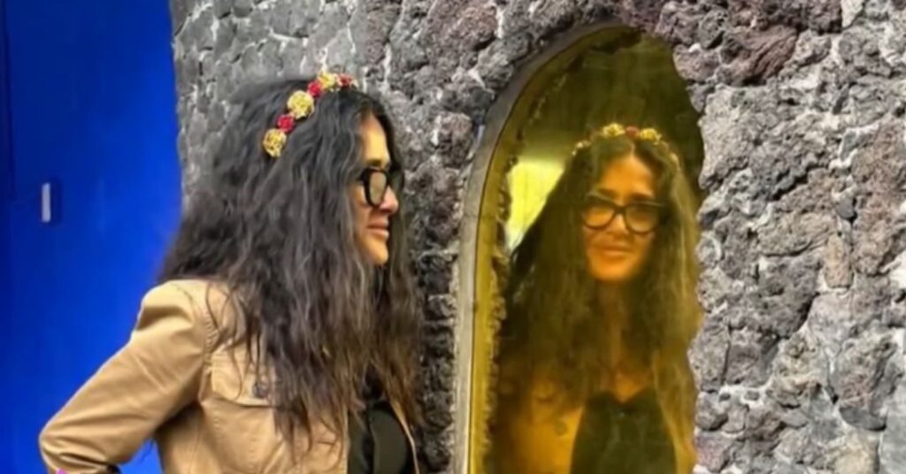 Salma Hayek visita la Casa Azul y honra el legado de Frida Kahlo en el ...