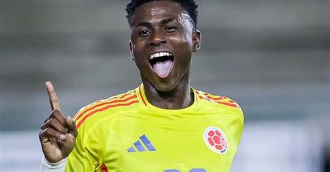 William Pacho hace historia en el once ideal de la FIFA - TVC