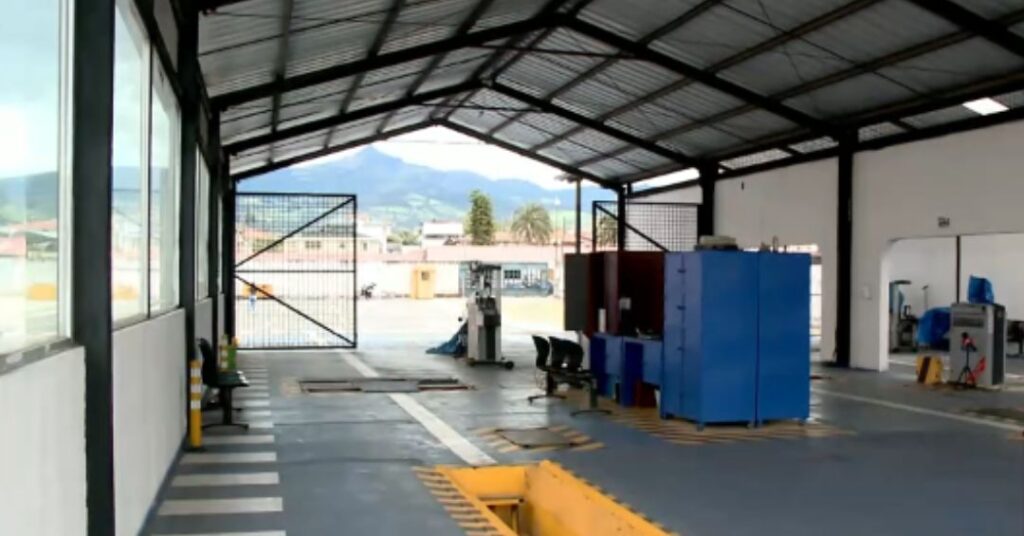 Rumiñahui: suspensión de revisión técnica deja a usuarios en ...