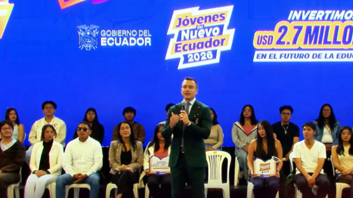 Gobierno lanza becas Jóvenes del Nuevo Ecuador 2026 - TVC